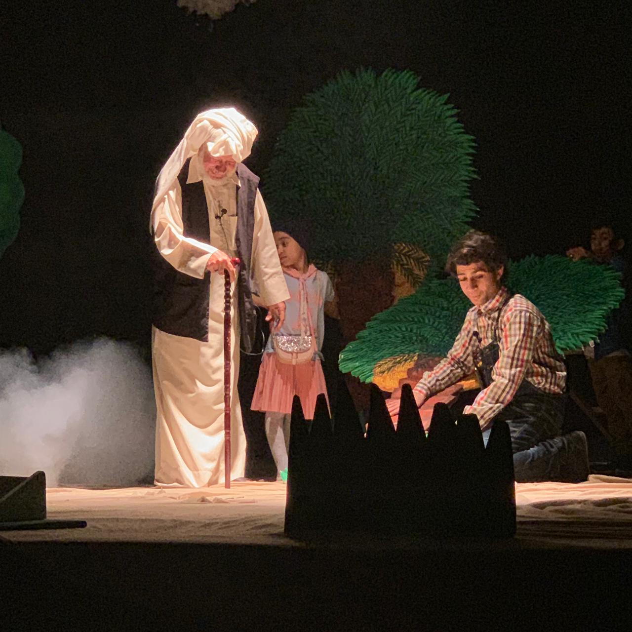 [فيديو] “حجّي مكي” يذرف الدموع على سقوط نخلة في أم الحمام – صحيفة صُبرة ...