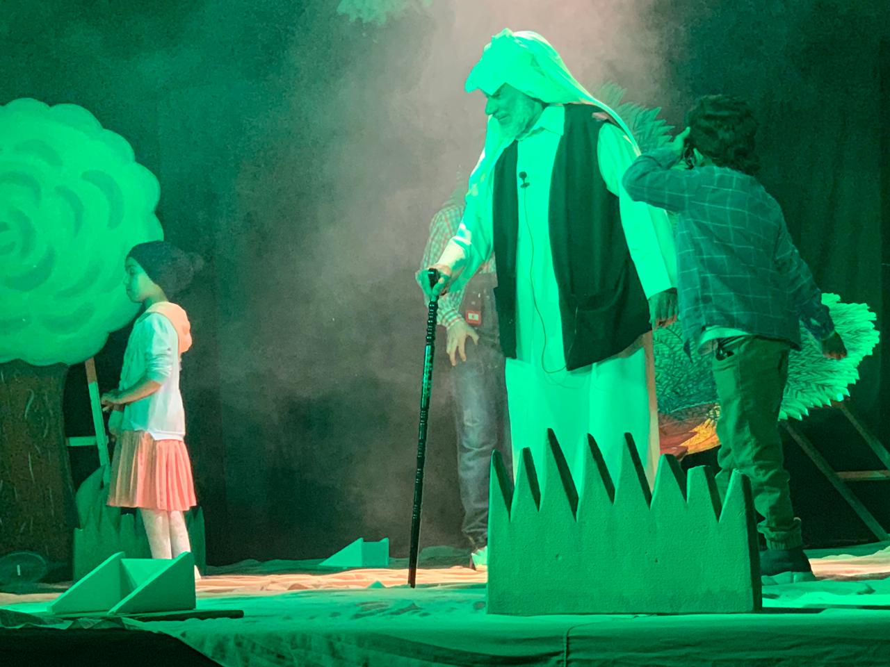 [فيديو] “حجّي مكي” يذرف الدموع على سقوط نخلة في أم الحمام – صحيفة صُبرة ...